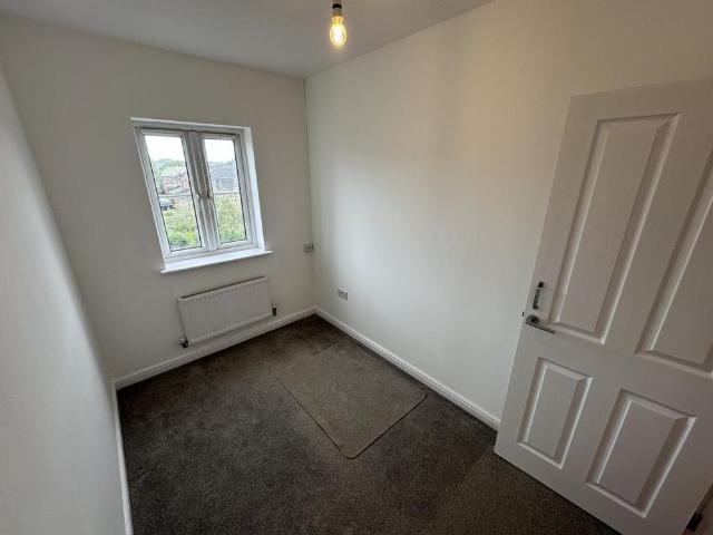 4 bedroom townhouse to rent