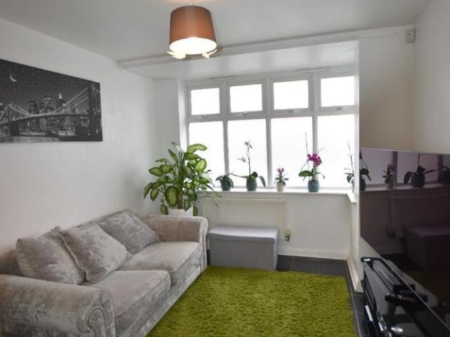 4 bedroom townhouse to rent