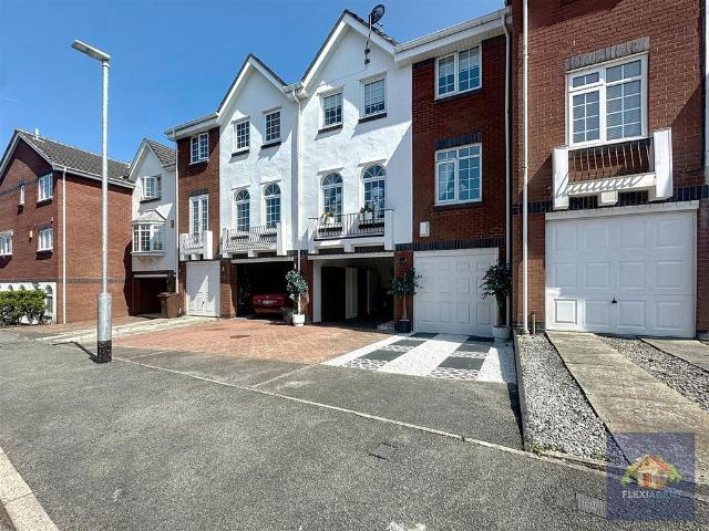 4 bedroom townhouse to rent