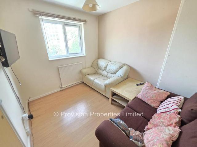 4 bedroom townhouse to rent