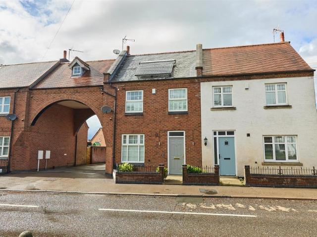 4 bedroom townhouse to rent