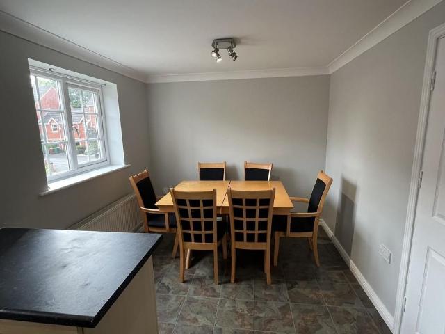 4 bedroom townhouse to rent