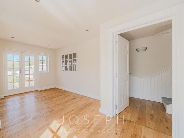 4 bedroom townhouse to rent