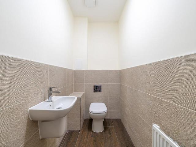 4 bedroom townhouse to rent