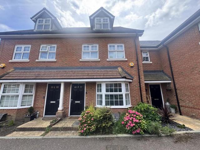 4 bedroom townhouse to rent