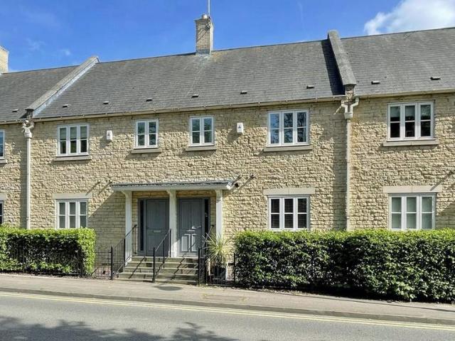 4 bedroom townhouse to rent