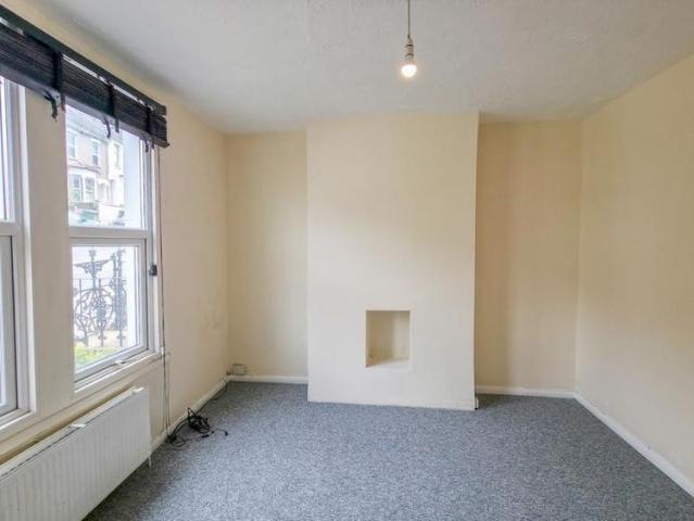 4 bedroom townhouse to rent