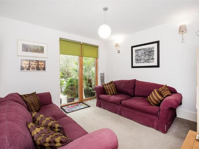 4 bedroom townhouse to rent