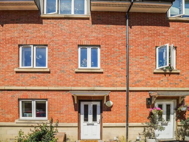 4 bedroom townhouse to rent