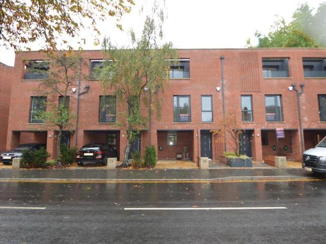 4 bedroom townhouse to rent