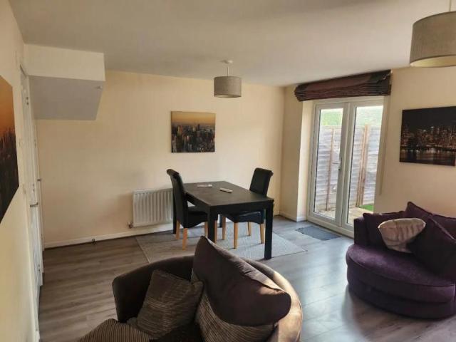 4 bedroom townhouse to rent