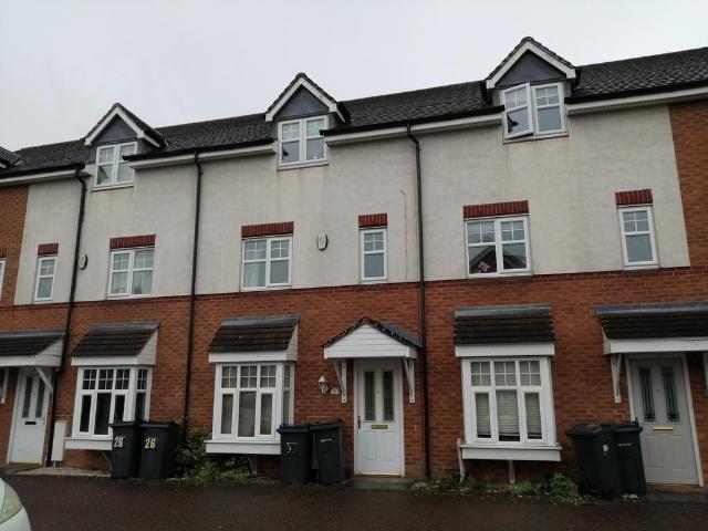 4 bedroom townhouse to rent