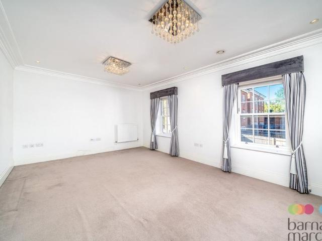 4 bedroom townhouse to rent