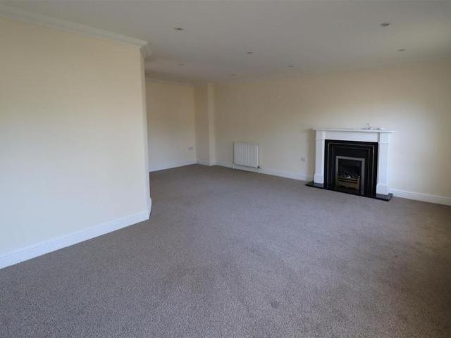 4 bedroom townhouse to rent