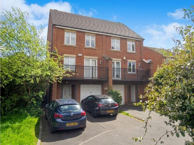 4 bedroom townhouse to rent
