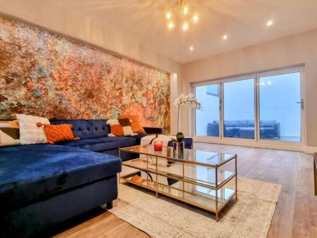 4 bedroom townhouse to rent