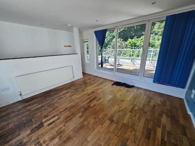 4 bedroom townhouse to rent