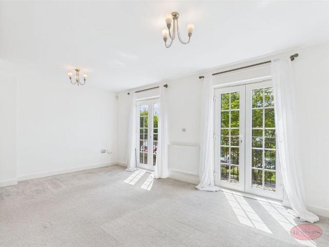 4 bedroom townhouse to rent