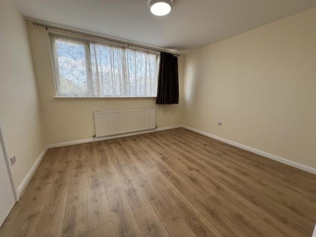 4 bedroom townhouse to rent