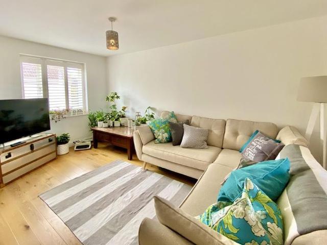 4 bedroom townhouse to rent