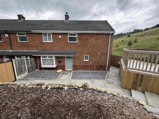 4 bedroom townhouse to rent