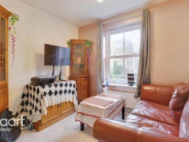 4 bedroom townhouse to rent
