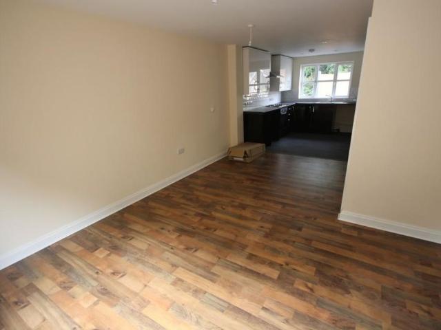 4 bedroom townhouse to rent