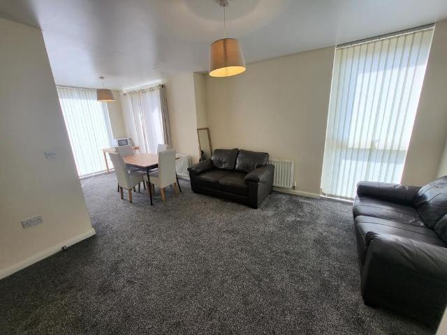 4 bedroom townhouse to rent