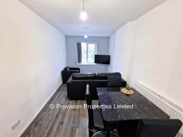 4 bedroom townhouse to rent