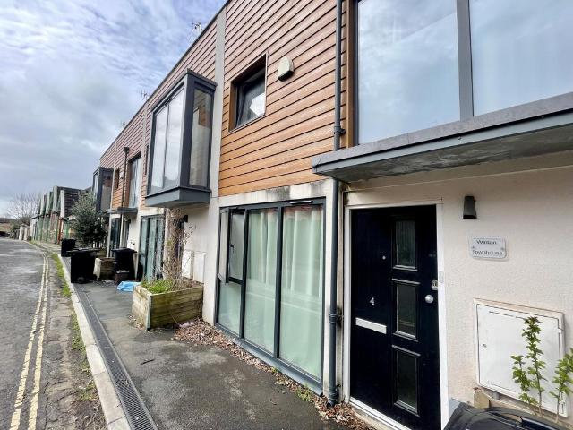 4 bedroom townhouse to rent