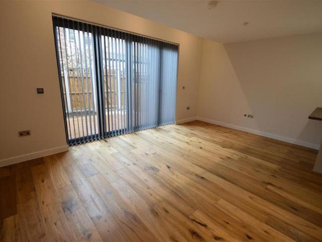 4 bedroom townhouse to rent