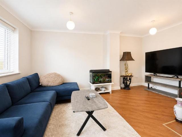 4 bedroom townhouse to rent