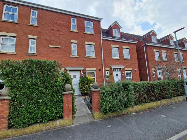 4 bedroom townhouse to rent