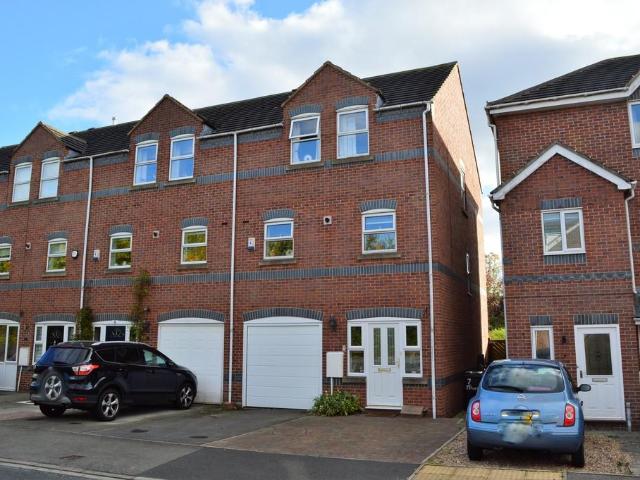 4 bedroom townhouse to rent