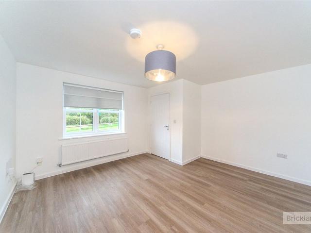 4 bedroom townhouse to rent Funnell Drive, Stone Cross, Pevensey, East Sussex, BN24