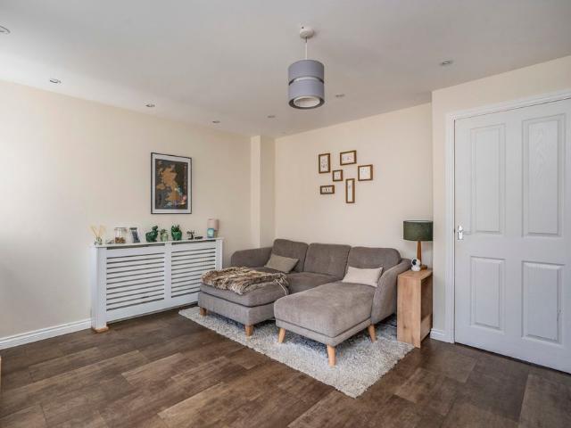 4 bedroom townhouse to rent Wickham Road, Fareham, Hampshire, PO16