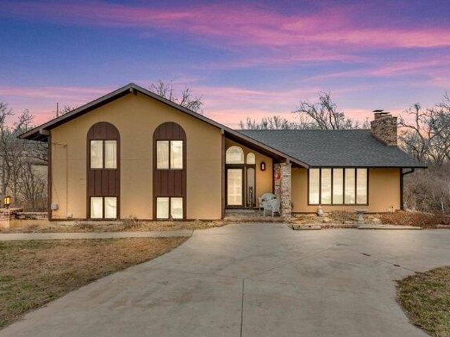 4 bedroom, Topeka KS 66617 LS89838830