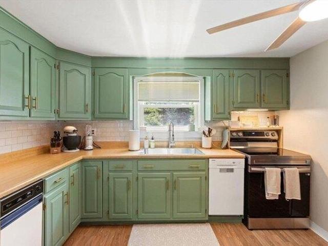 4 bedroom, Tewksbury MA 01876 104834224