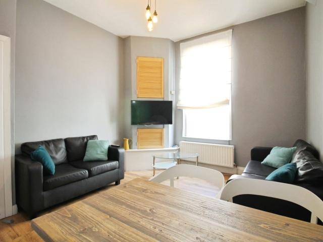 4 bedroom terraced apartment to rent