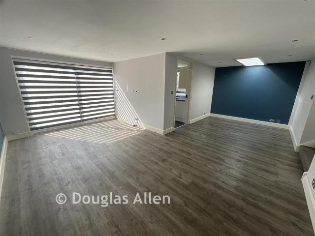 4 bedroom terraced bungalow for sale