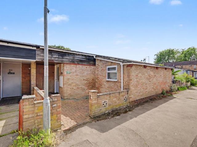 4 bedroom terraced bungalow for sale