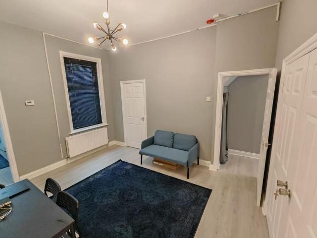 4 bedroom terraced bungalow to rent
