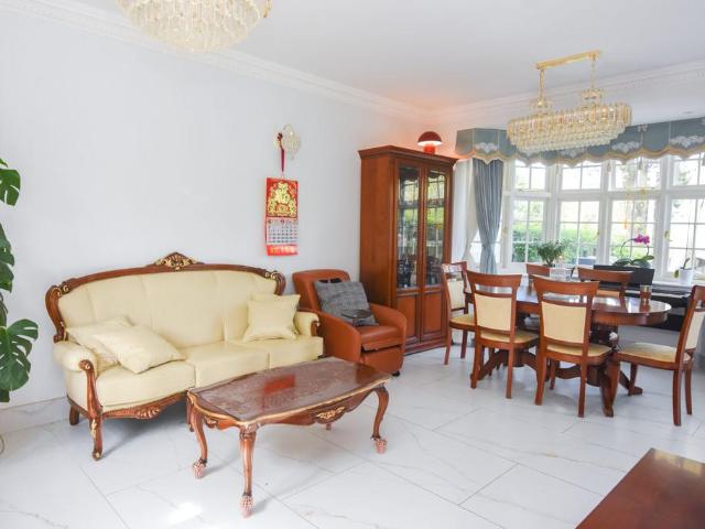 4 bedroom terraced bungalow to rent