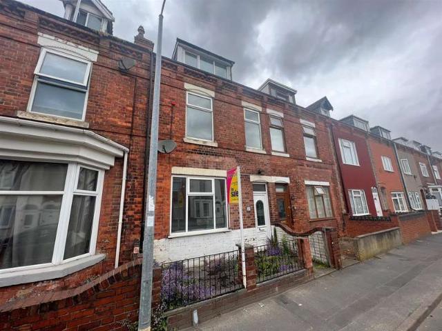 4 Bedroom Terraced House