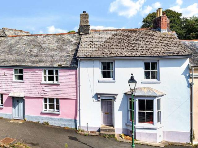 4 Bedroom Terraced House