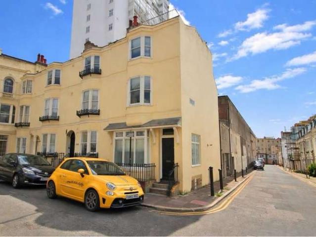 4 Bedroom Terraced House