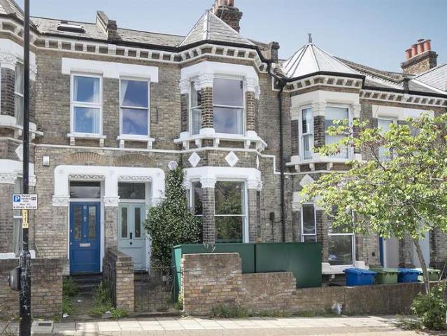 4 Bedroom Terraced House