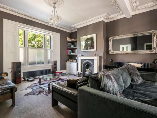 4 Bedroom Terraced House