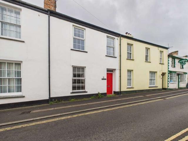 4 Bedroom Terraced House