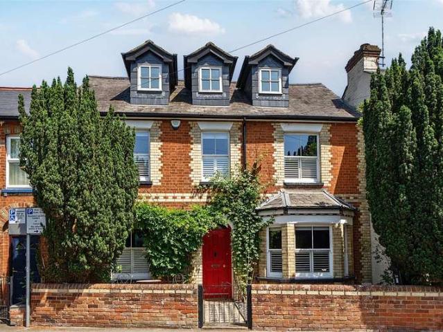 4 Bedroom Terraced House